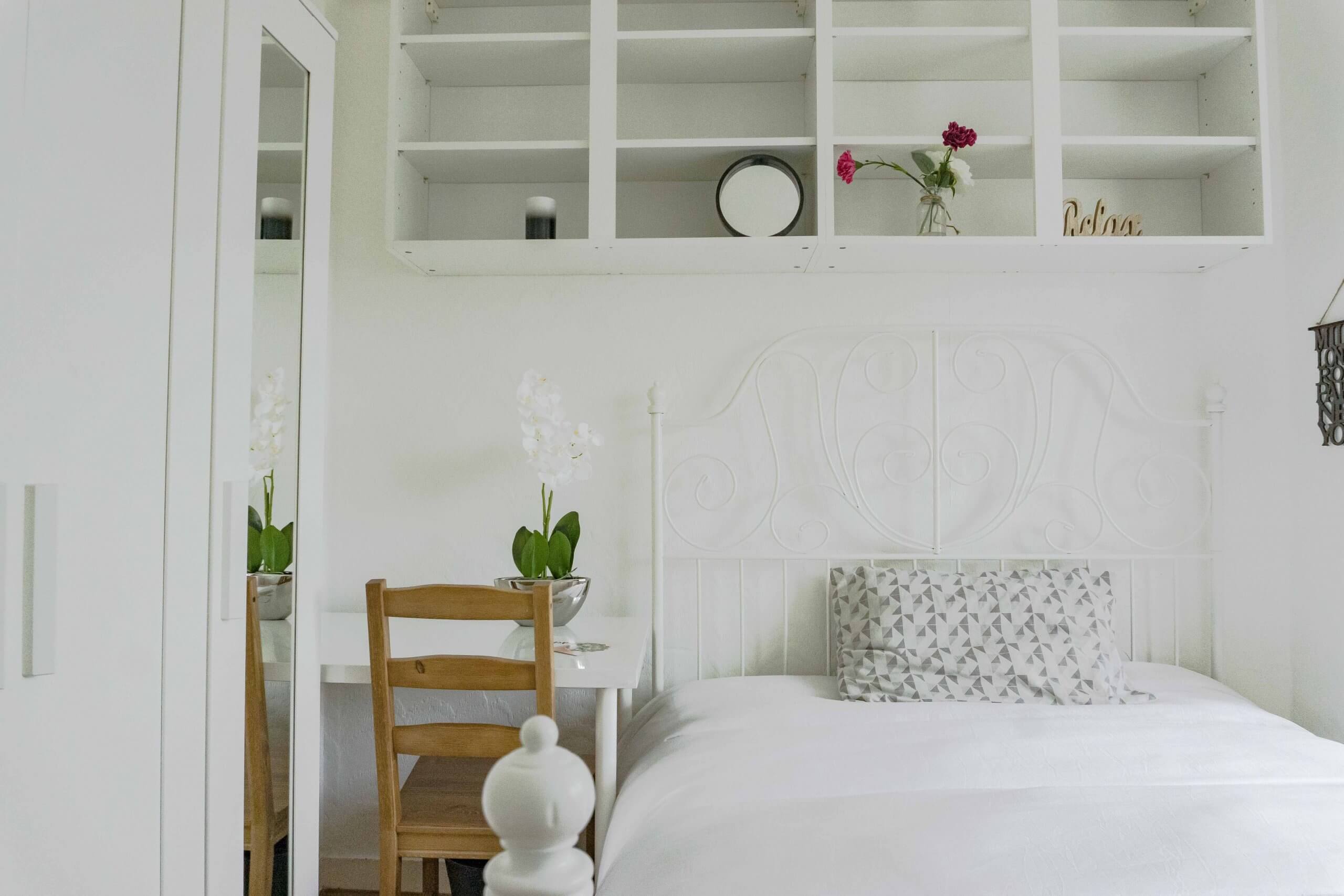 Linale B - Blue double room in Shoreditch - City Accommodations